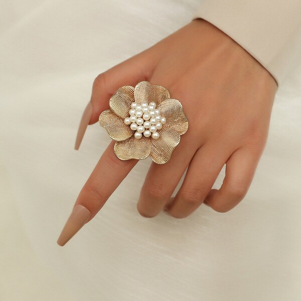 Gold Flower Ring - Etsy