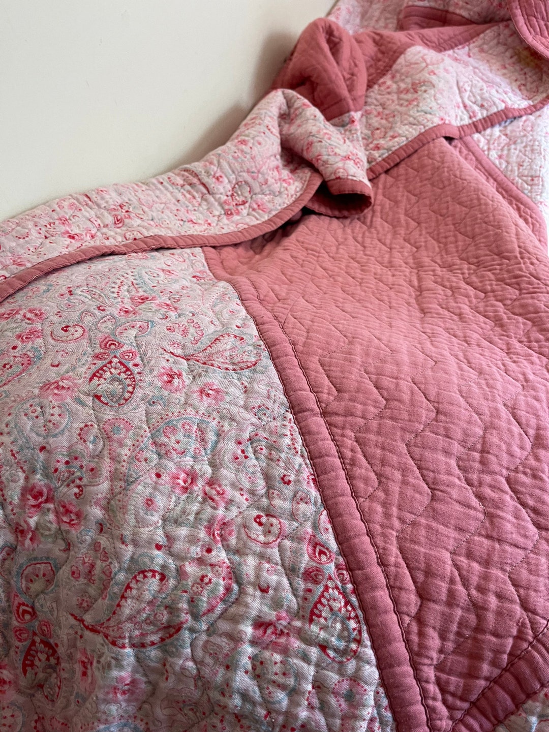 English Antique Paisley Quilt - Etsy