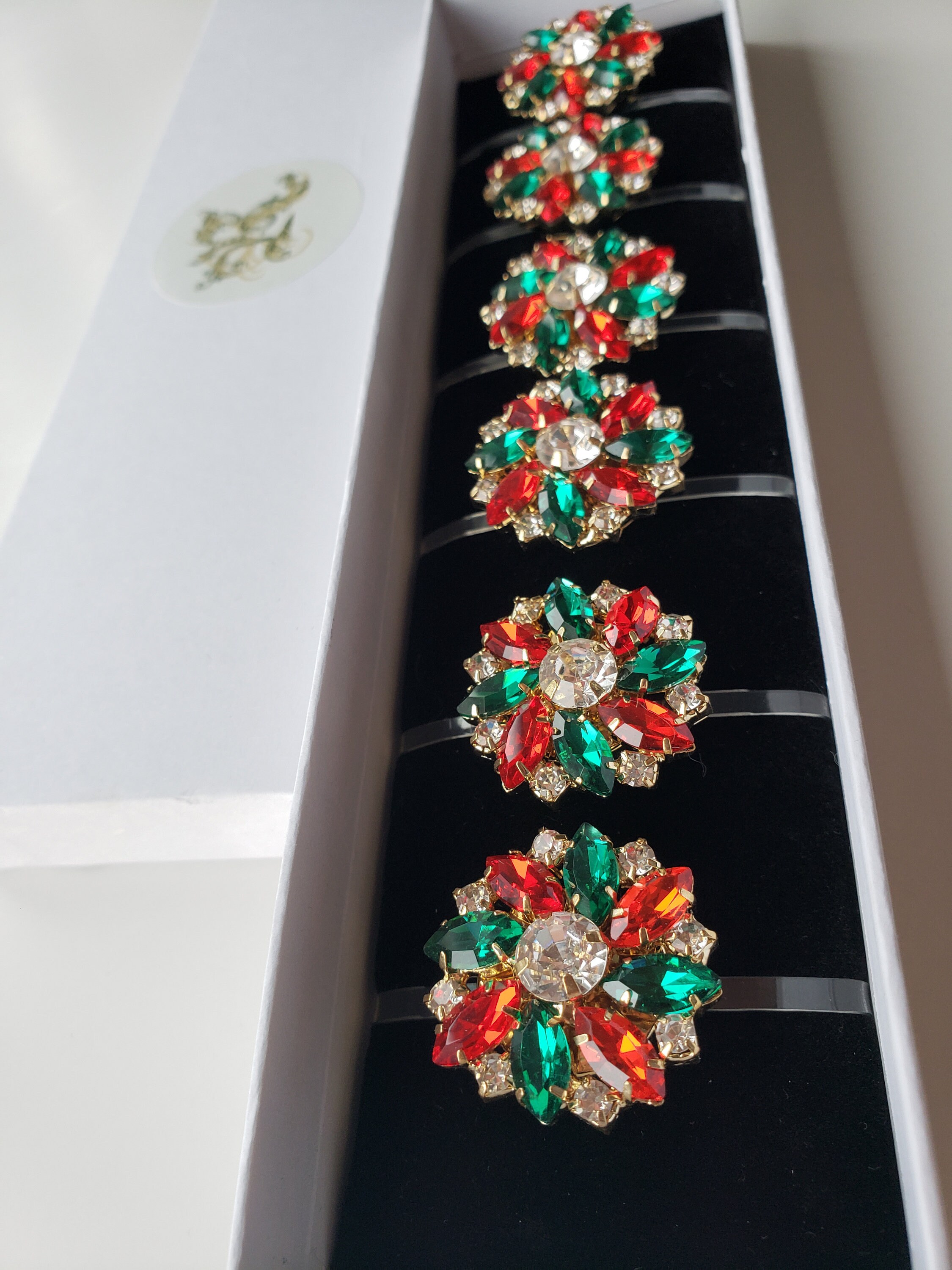 Holly Christmas Buttons NO SEW Clip on Button Covers Set of 6 Diamond ...