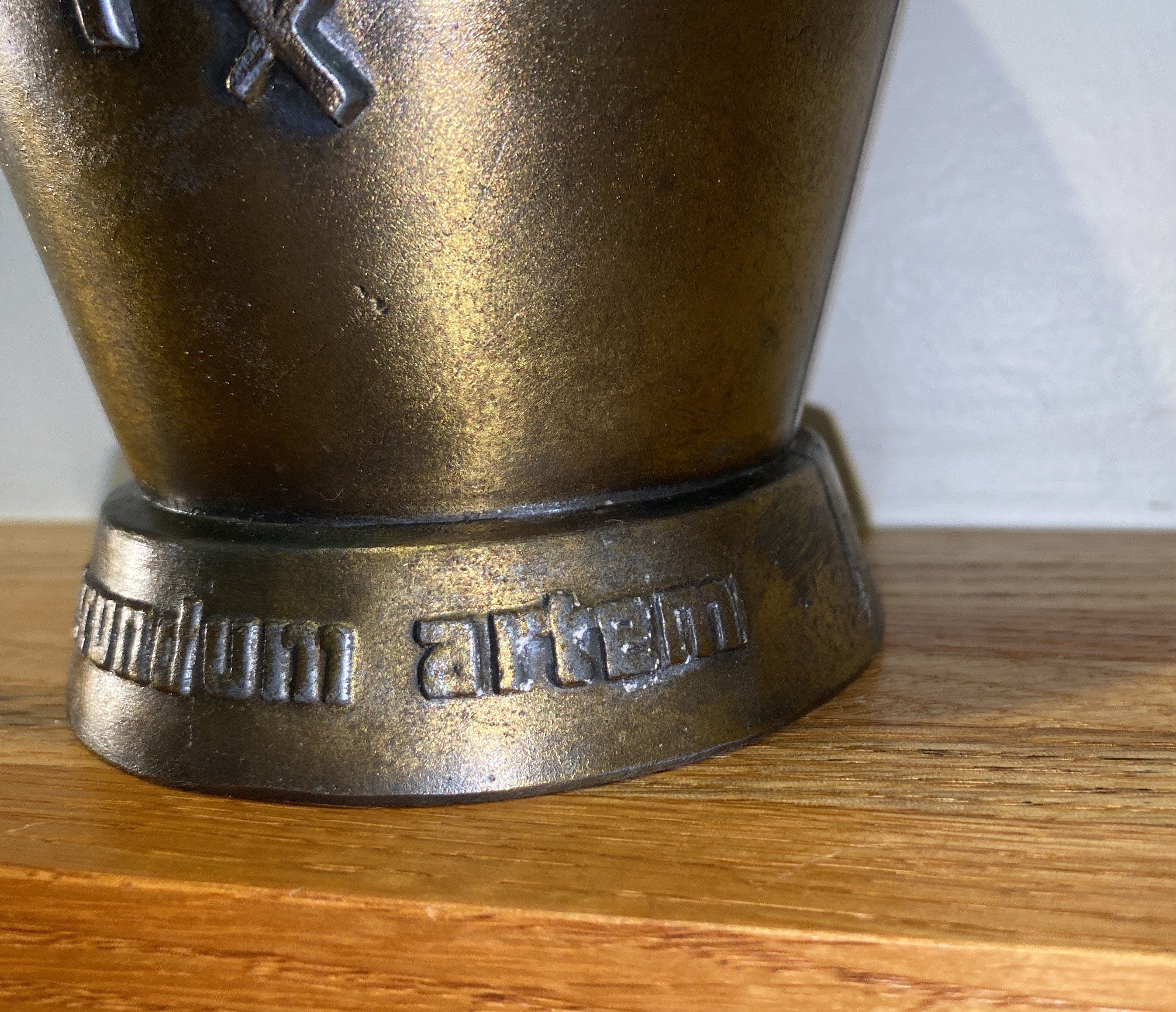 Commemorative Bronze Mortar & Pestle William Procter Jr. Secundum Artem ...