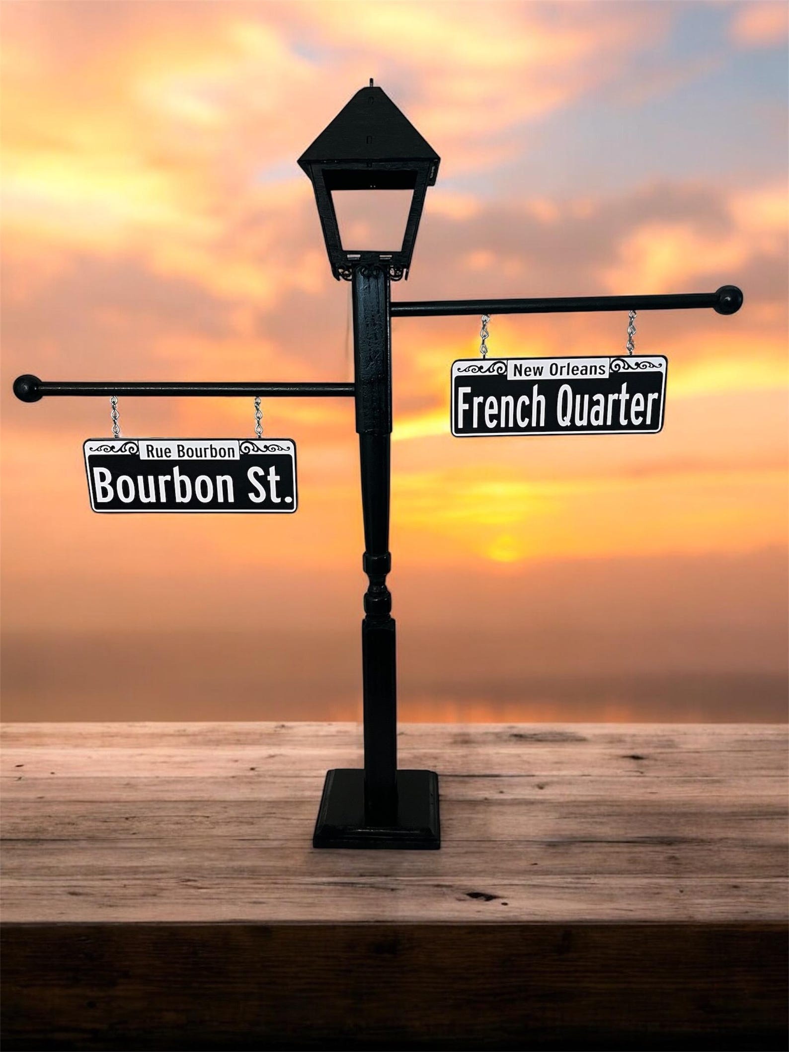 Mardi Gras New Orleans Lamp Post Centerpiece, Customizable Sign - Etsy
