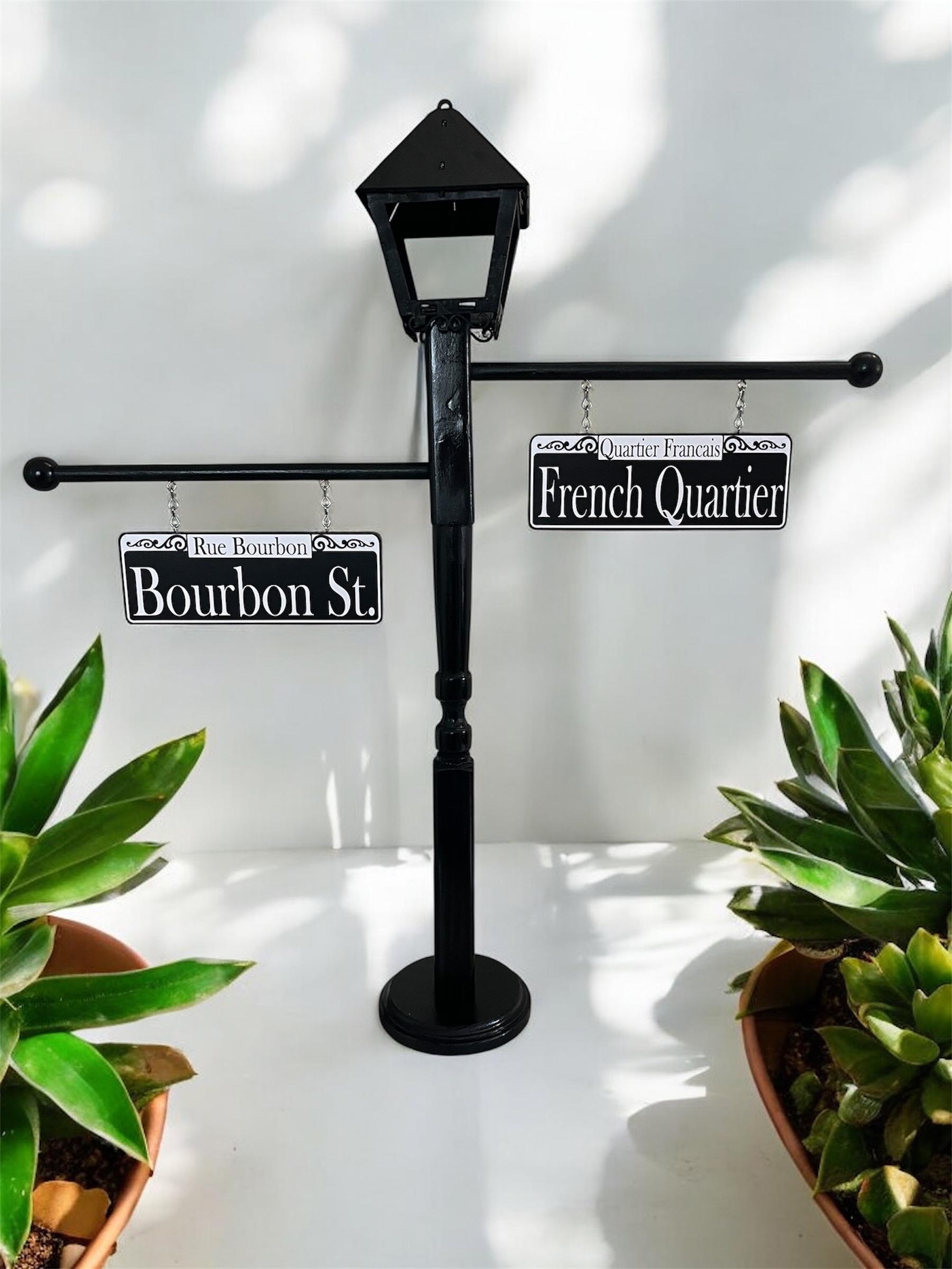 Mardi Gras New Orleans Lamp Post Centerpiece, Customizable Sign - Etsy