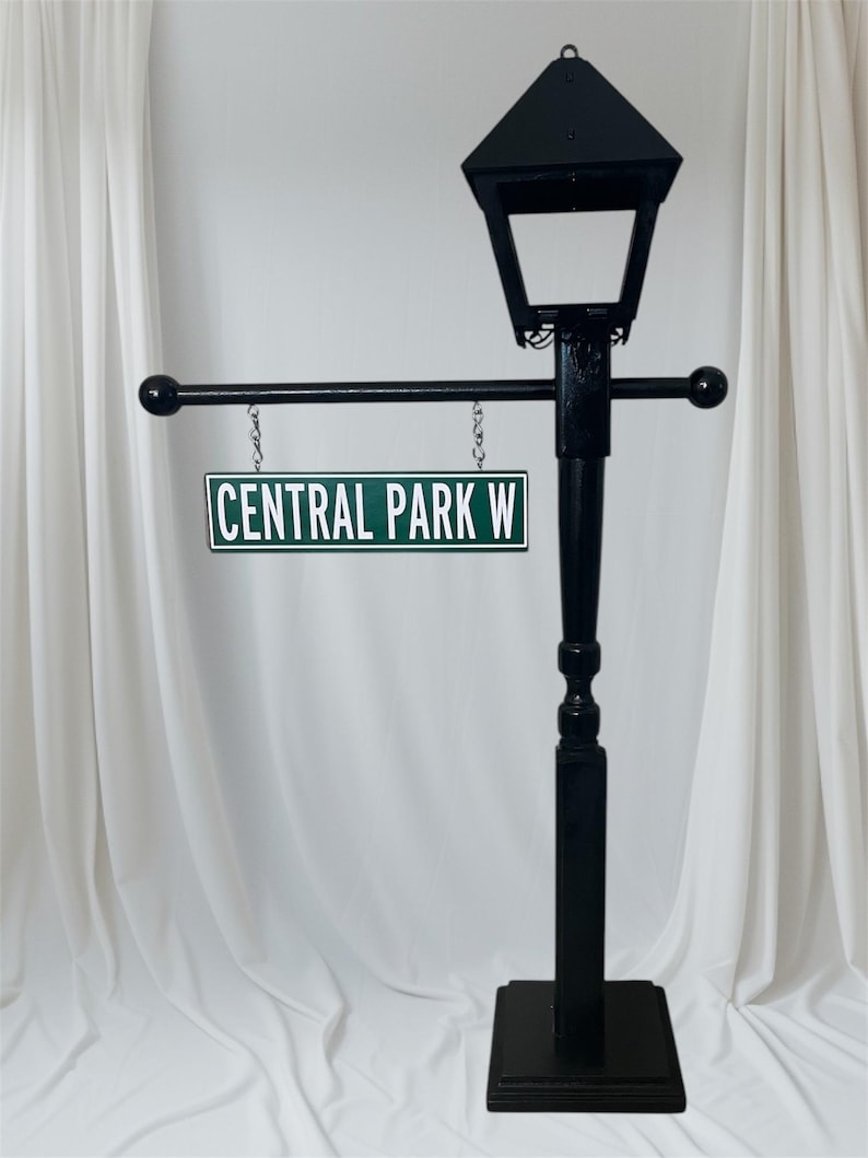 New York Inspired Lamp Post Centerpiece, 21 Inch City Street Decor, NYC ...