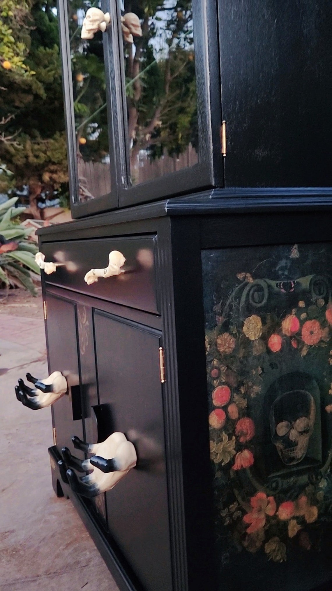 Soldexample of Workdo NOT Buy Cabinet of Curiosities / Gothic Cabinet ...