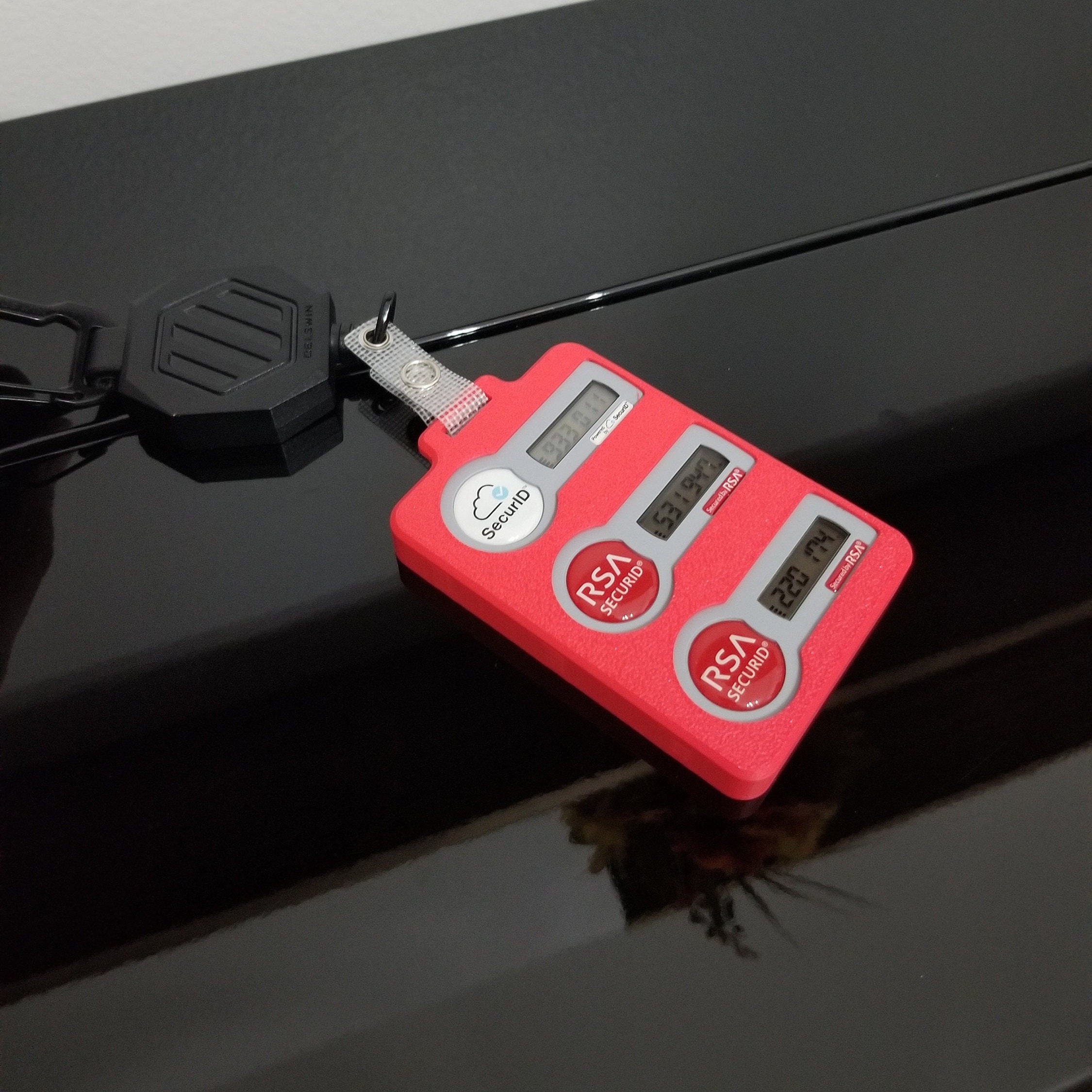 ID Badge and Triple RSA Token Holder ; Secure token holder — Naegle ...