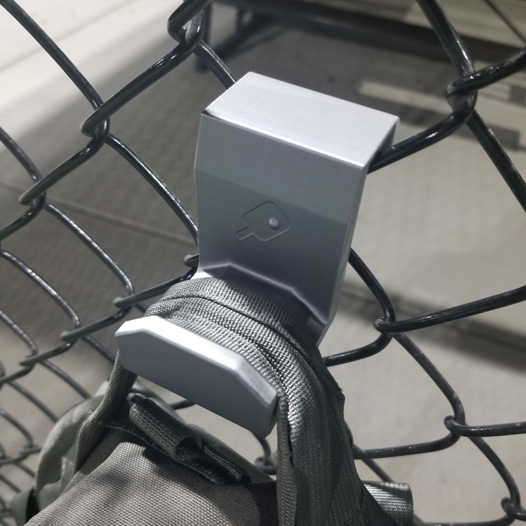 Fencemate - Bag Hook for Chain Link Fence - Pickleball Hook - Tennis ...