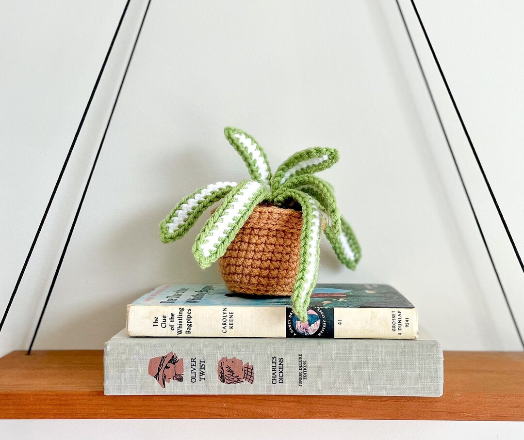 Crochet Mini Spider Plant Pattern, Crochet Plant Pattern, Spider Plant ...