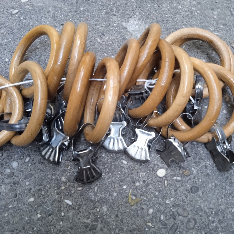 Set of 18 Wood Curtain Rings With Clips, Vintage Curtain Holders, Cafe ...