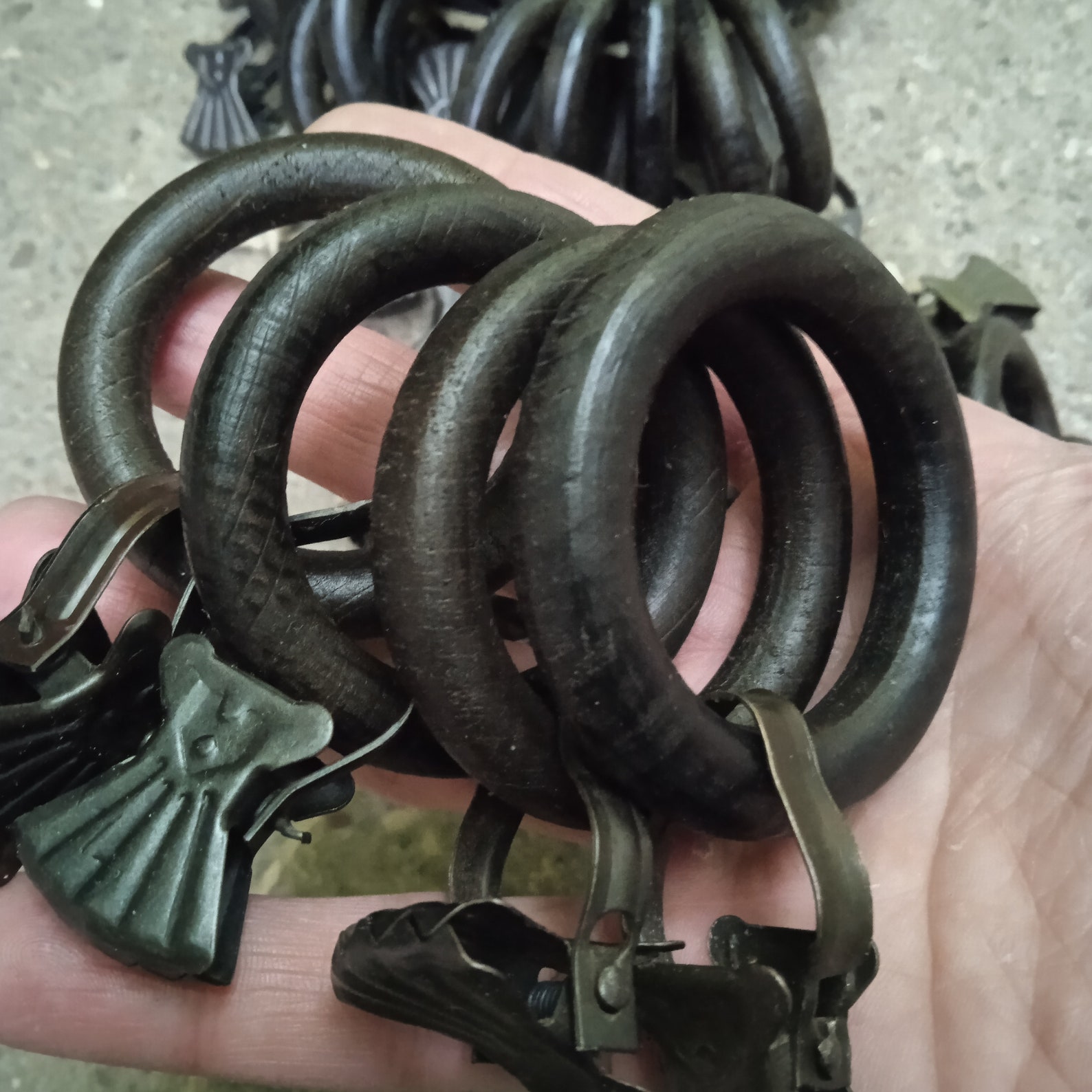 20 Piece 2 Wood Curtain Rings With Metal Clips in Black Finish, Vintage ...