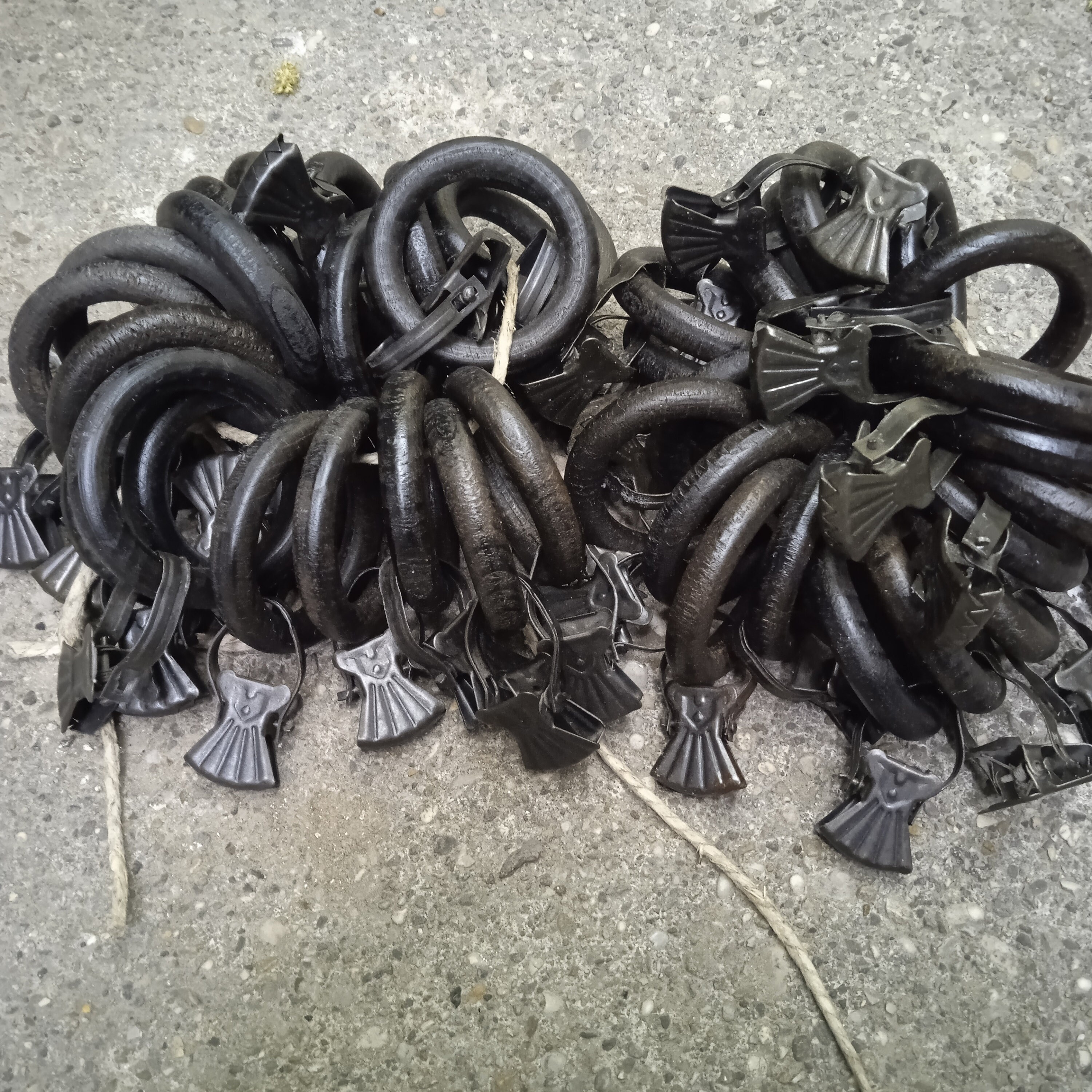 20 Piece 2 Wood Curtain Rings With Metal Clips in Black Finish, Vintage ...