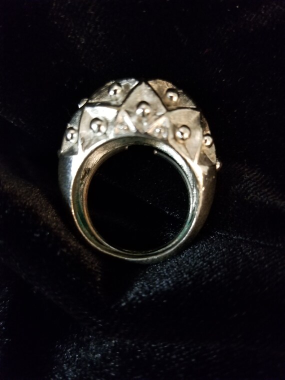 Vintage trifari stamped - Gem