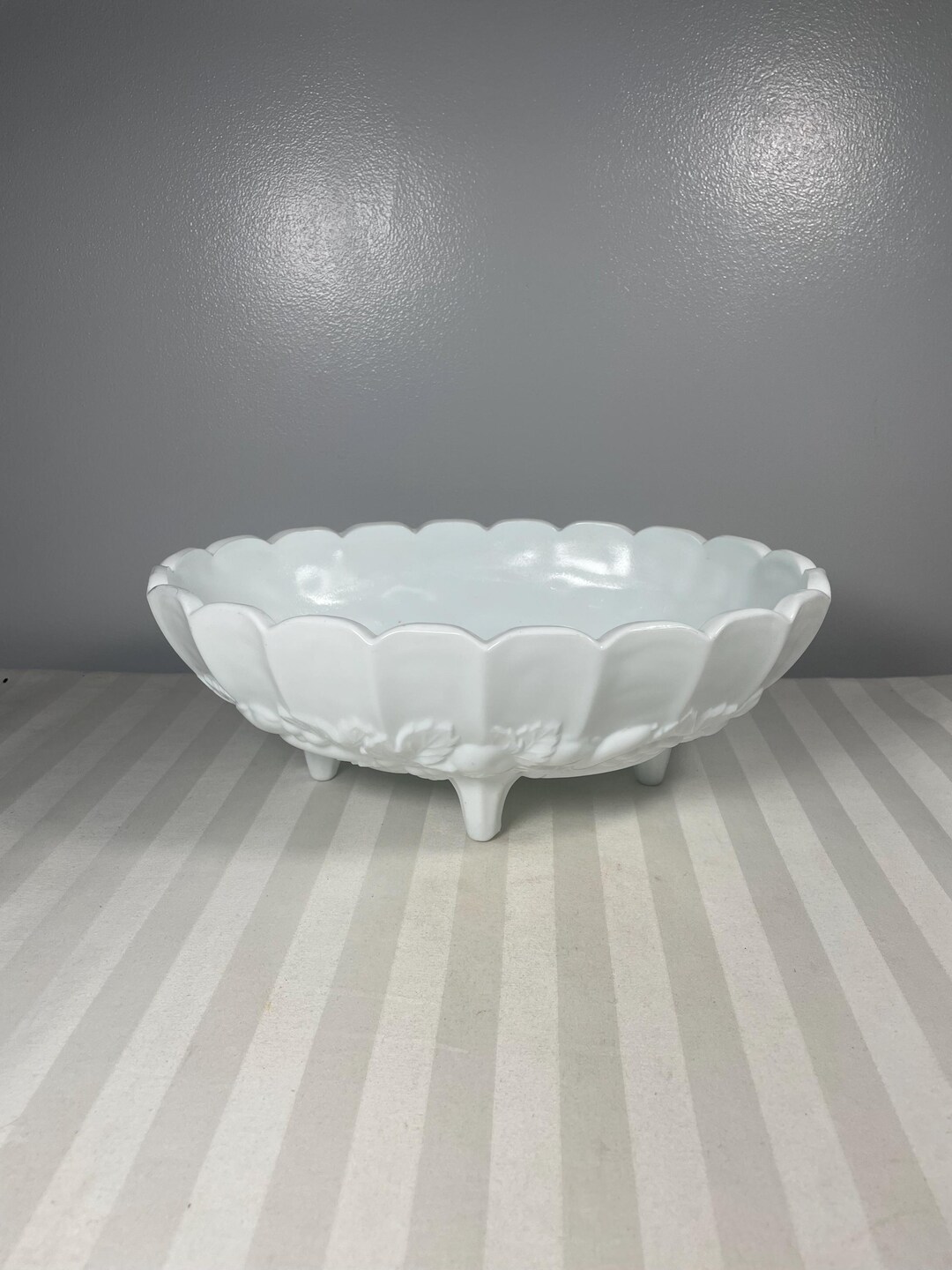 Cornucopia Milk White Glass Serving Dish Scalloped Edge Bowl Fruit ...