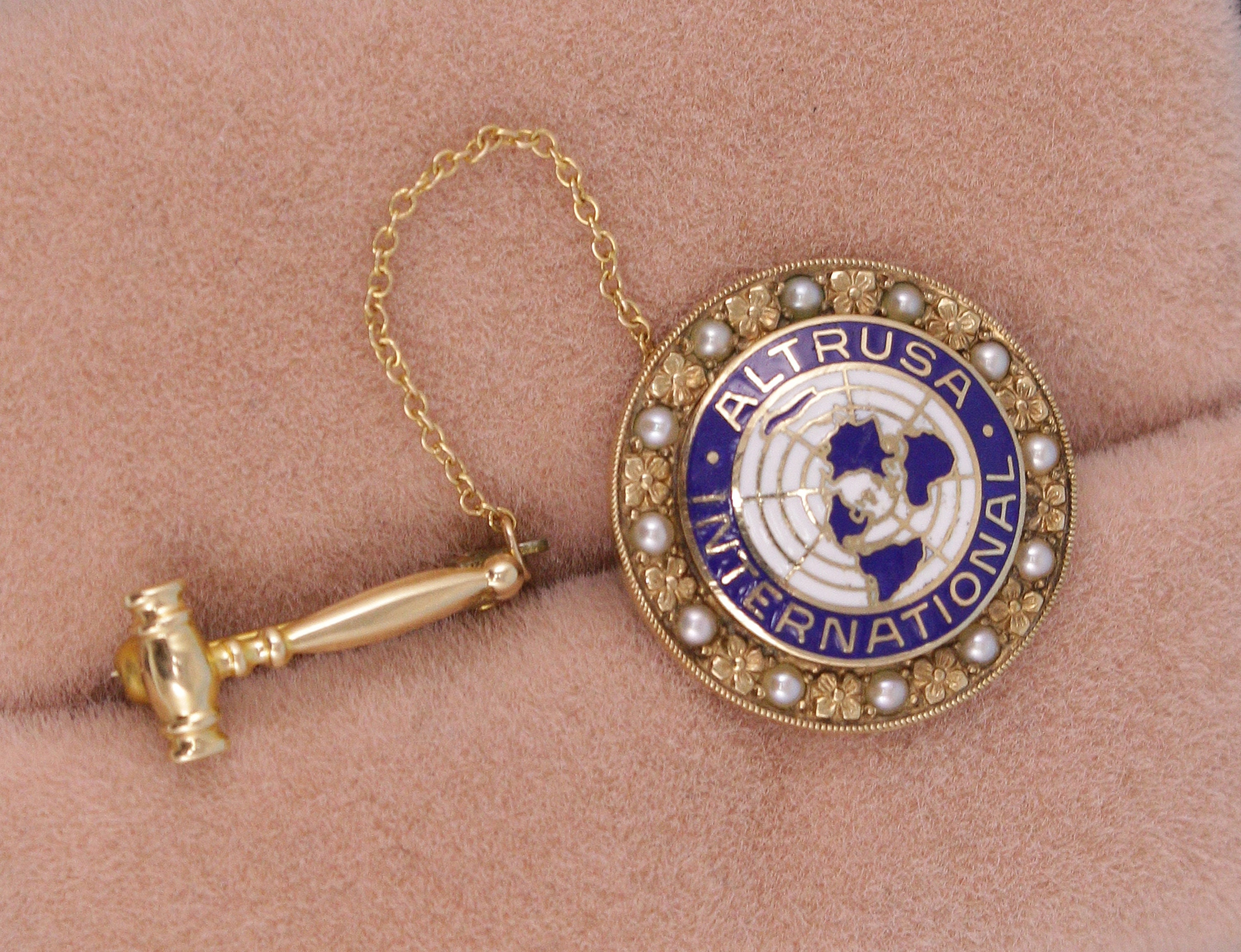 Gavel Pin Brooch - Etsy