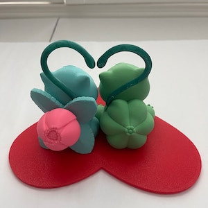 Lovey Dovey Bulbasaur & Ivysaur Cake Topper: Valentine Wedding Decor - Etsy