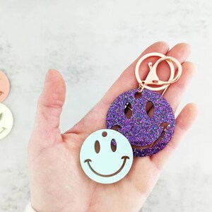 Smiley Face Keychain SVG | Smiley Bag Tag SVG | Retro Keychain | Smile ...