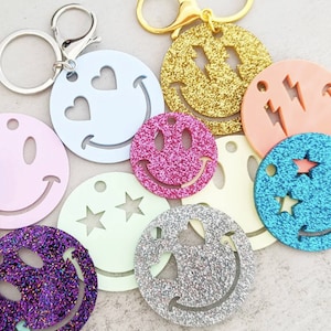 Smiley Face Keychain SVG | Smiley Bag Tag SVG | Retro Keychain | Smile ...
