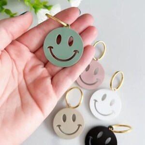 Smiley Face Keychain SVG | Smiley Bag Tag SVG | Retro Keychain | Smile ...