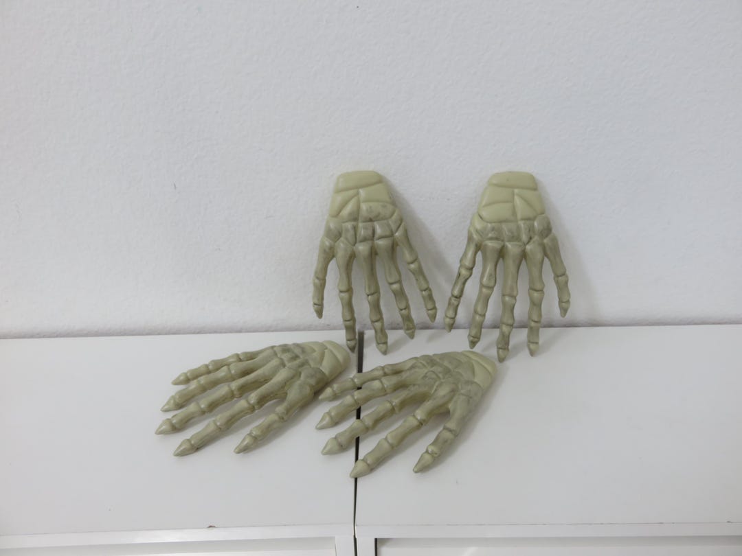 Plastic 4 Skeleton Hand Realistic Life Size Spooky Halloween Prop (#117 ...