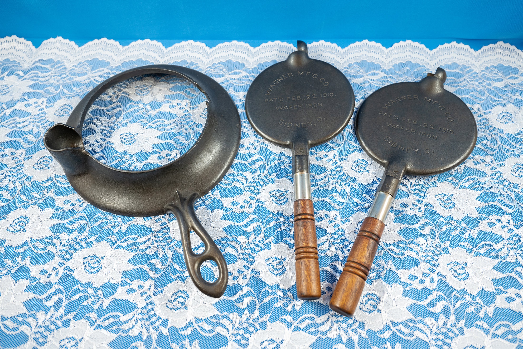Wagner Wafer Iron Pizzelle Iron Cast Iron Pat'd Feb., 22 1910, Wooden ...