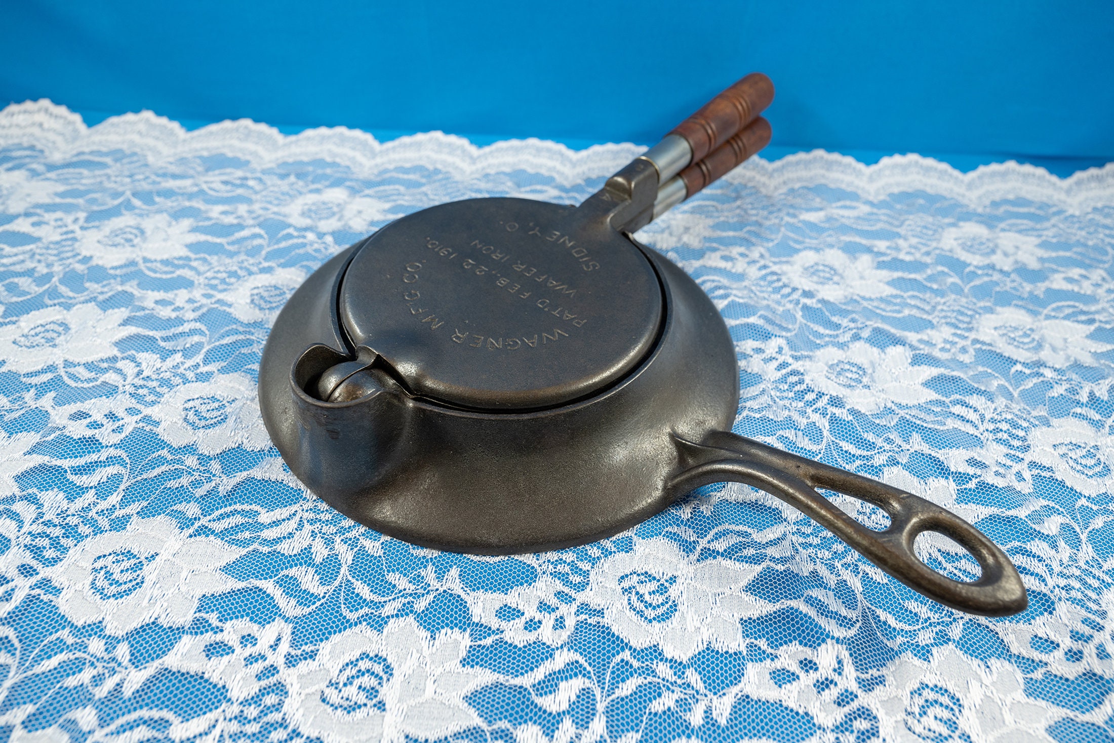Wagner Wafer Iron Pizzelle Iron Cast Iron Pat'd Feb., 22 1910, Wooden ...