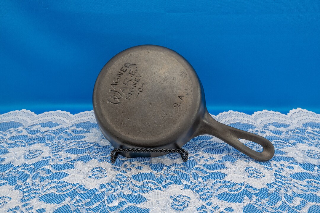 No. 2 Wagner Ware Stylized Logo Cast Iron Skillet, 2A Harder to Find ...