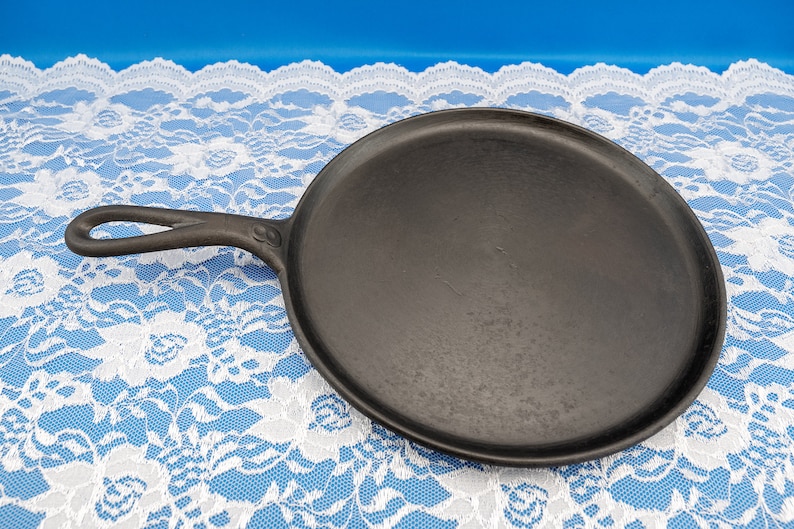 No. 8, 1800's Gate Marked Griddle, Flat, Round, With Handle Cast Iron ...