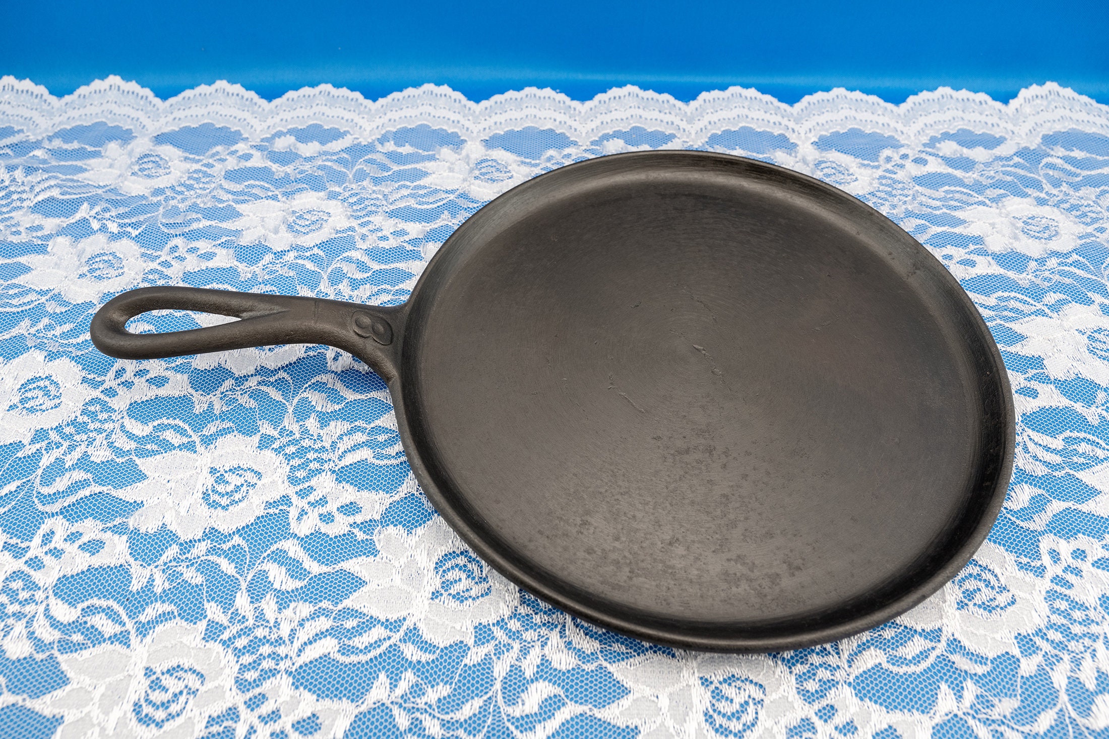 No. 8, 1800's Gate Marked Griddle, Flat, Round, With Handle Cast Iron, Has Original Mill Marks ...