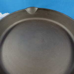 No. 14 Wagner Pie Logo Cast Iron Skillet, P/N 1064, Wagner Ware Sidney ...