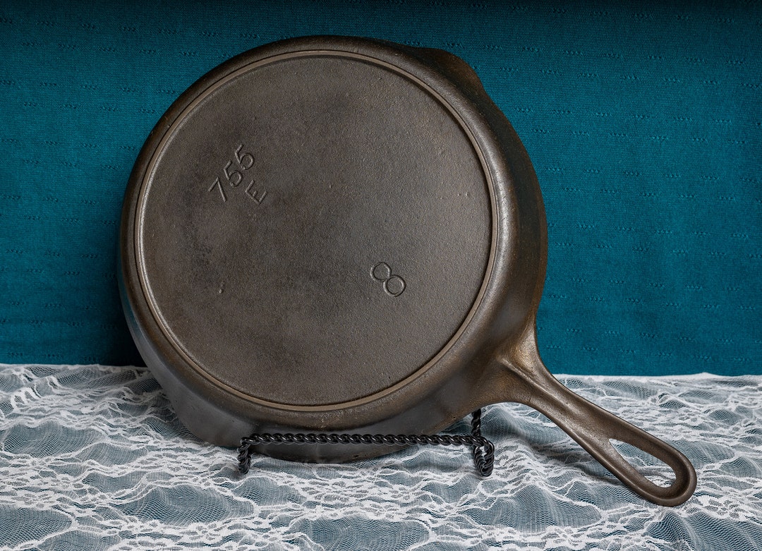 No. 8 Unmarked Griswold Cast Iron Skillet 755E - Etsy