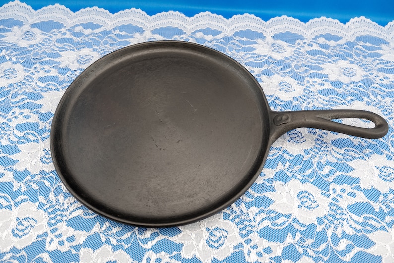 No. 8, 1800's Gate Marked Griddle, Flat, Round, With Handle Cast Iron ...