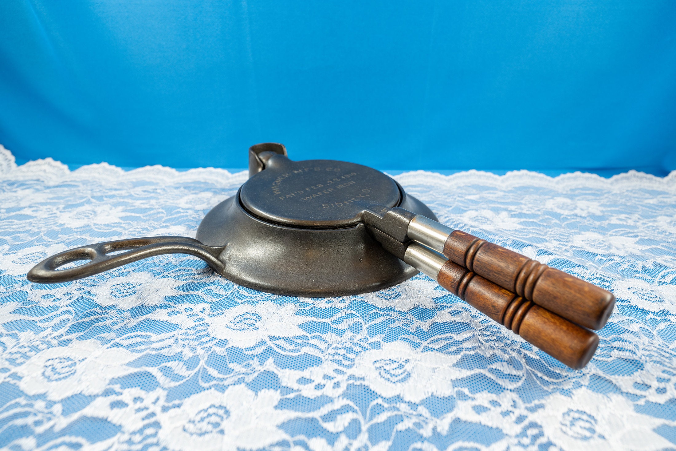 Wagner Wafer Iron Pizzelle Iron Cast Iron Pat'd Feb., 22 1910, Wooden ...