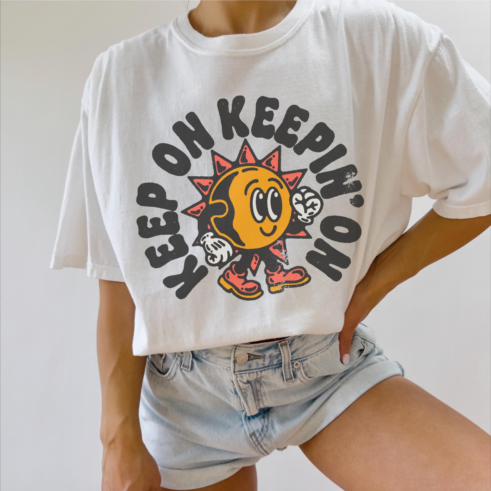 Retro Graphic Tee Vintage Keep on Keepin on T-shirt Women Boho Good ...