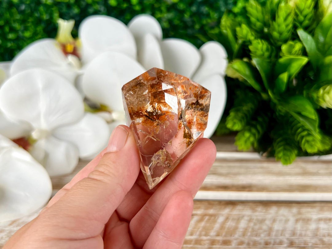 Hematite Quartz, High Quality Clear Quartz With Hematite Inclusions ...