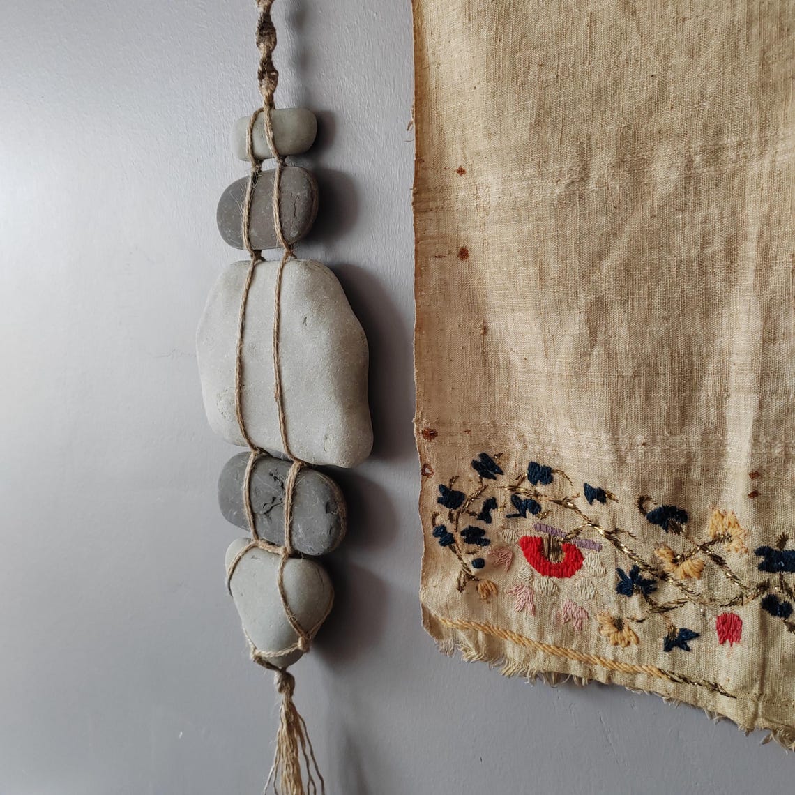 Beach Stone Wall Hanging: Jute Wrapped Pebble Ornament - Etsy
