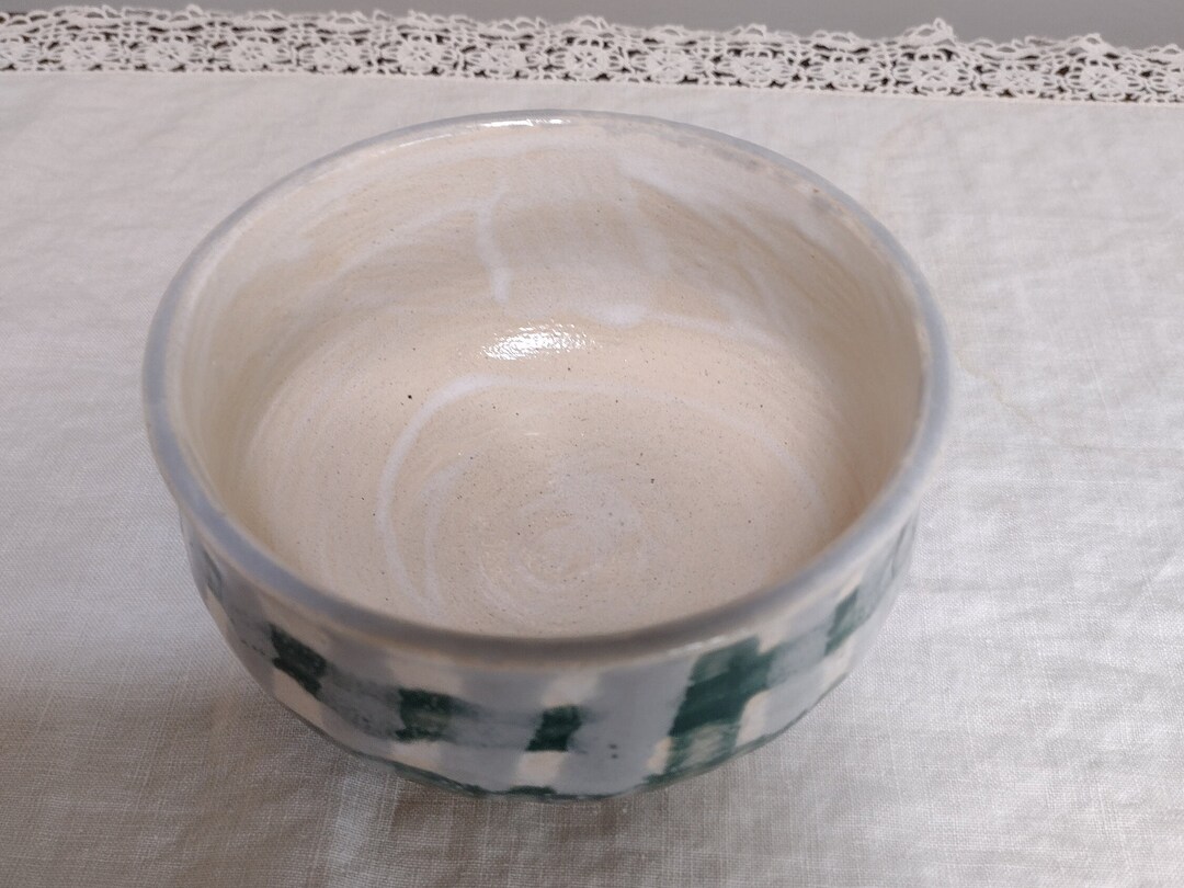 Vintage Round Pottery Bowl. Colors White, Beige, Green. Signed 1999 ...