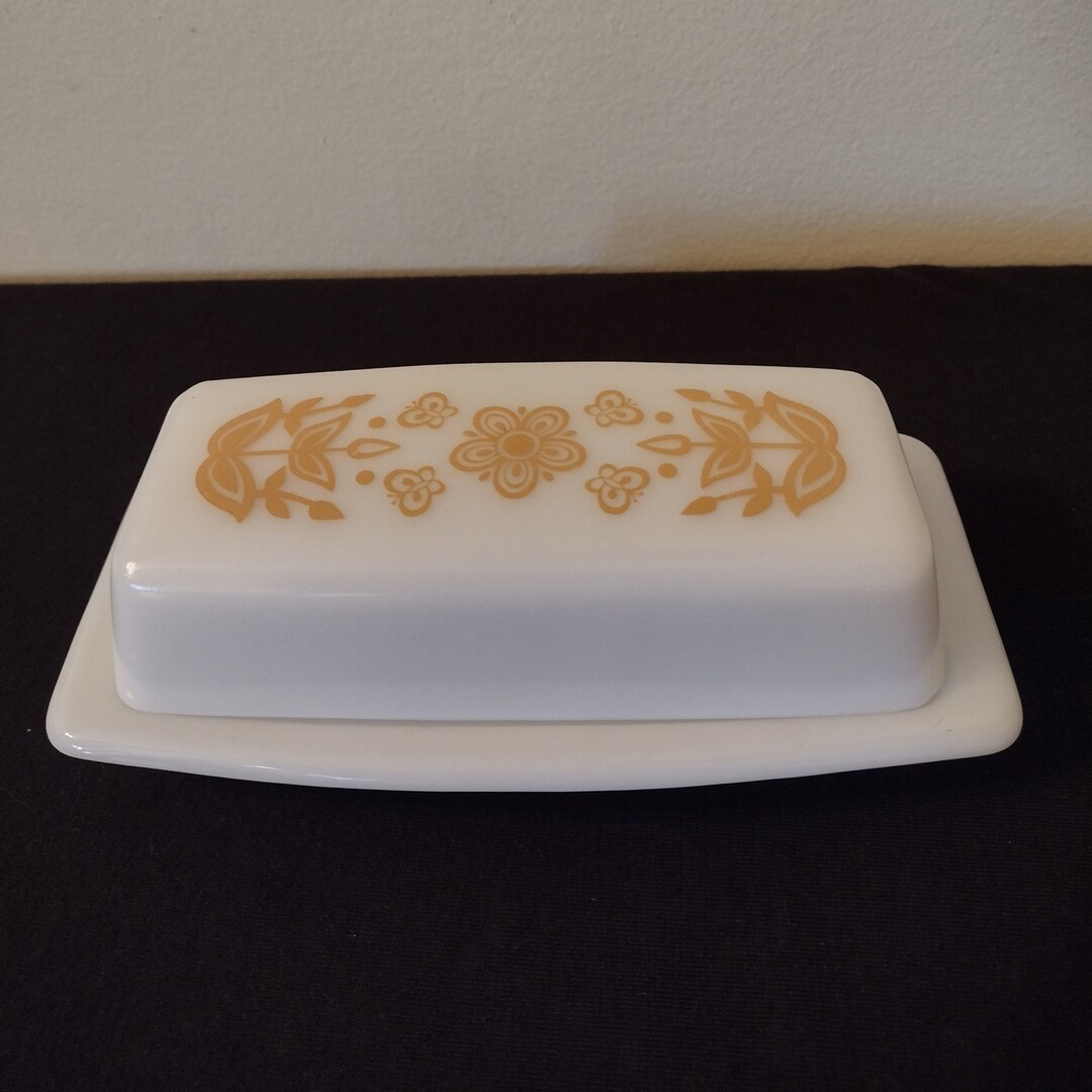 Vintage Pyrex Butter Dish. White/gold. Made in U.S.A. Size 7" Long. for ...
