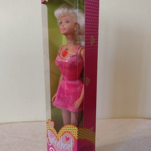 Vintage SWEETHEART BARBIE Doll. Mattel 1997. Dress in Pink. Barbie Wear ...