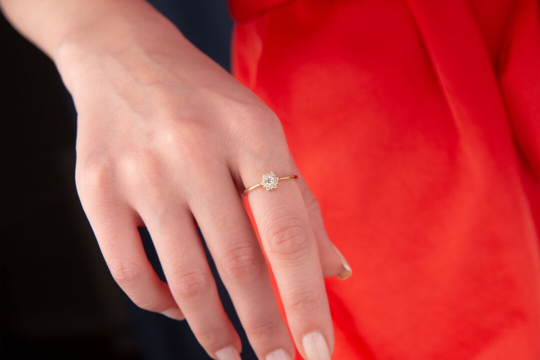 14k Solid Gold Flower Ring, Dainty Floral Ring, Minimalist Stackable ...