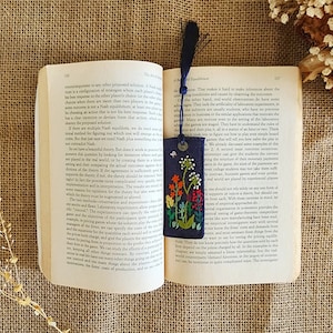 Floral Embroidered Bookmark, Cute Handmade Flower Bookmark, Linen Hand ...