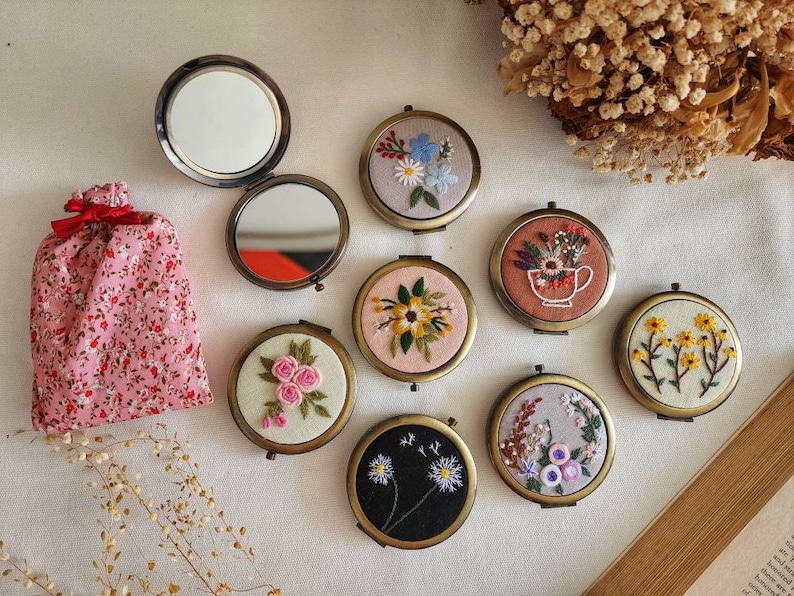 Floral Embroidered Compact Mirror Vintage Makeup Mirror Gift - Etsy