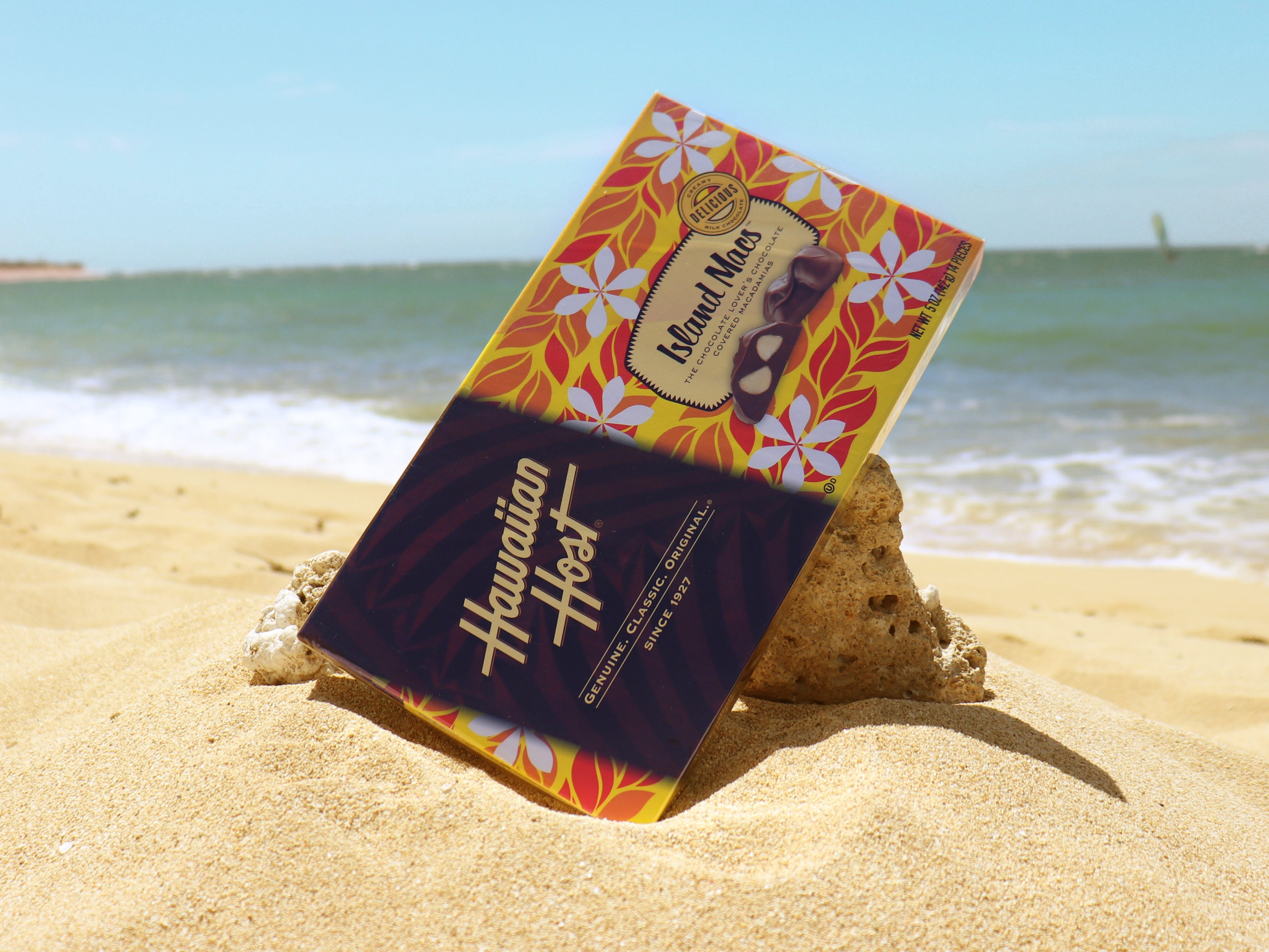 Hawaiian Holiday Box Hawaiian Box Christmas Gift Hawaii Macadamia Made ...