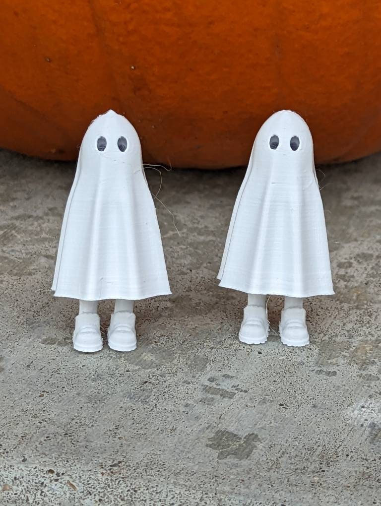 Standing Ghost by Zou 3D featured by Uncle Jesse's Youtube Channel - Etsy