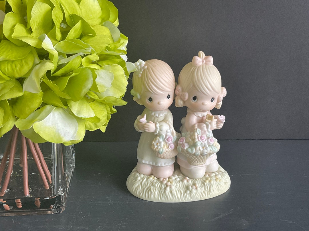 Vintage Friends Figurine Porcelain Female Best Friends Statuette Sister ...