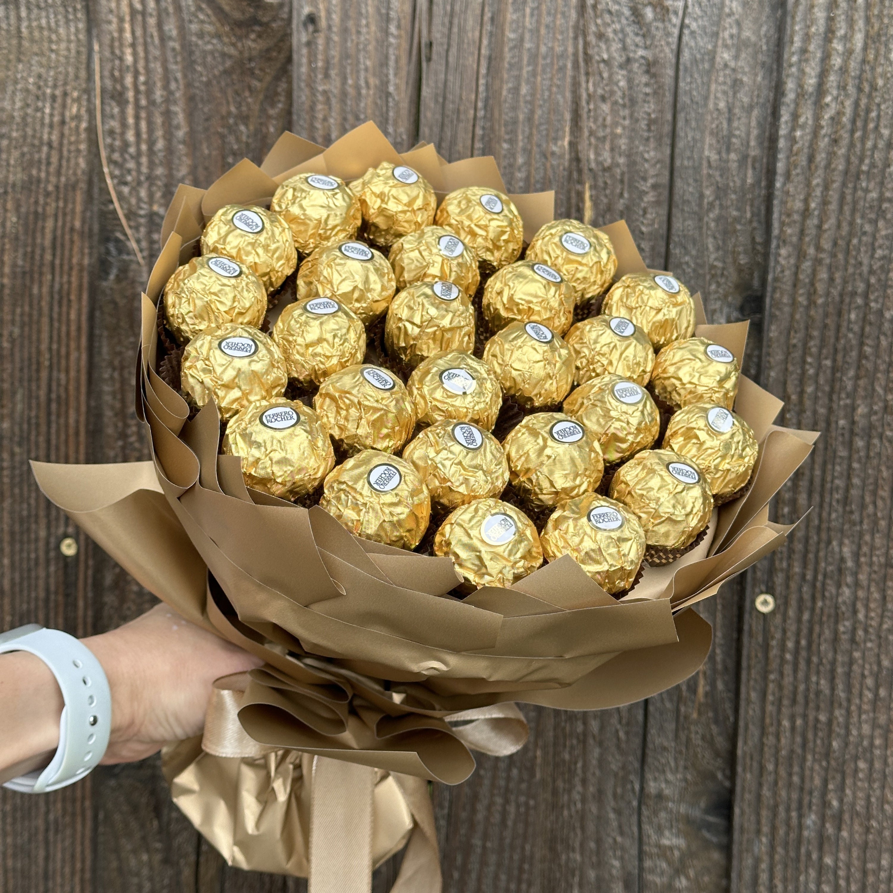 Bouquet Ferrero Rocher. Composition sucree de luxe avec du chocolat. Cadeau parfait. Joli cadeau d anniversaire en or. Bouquet de chocolats faits main Etsy France