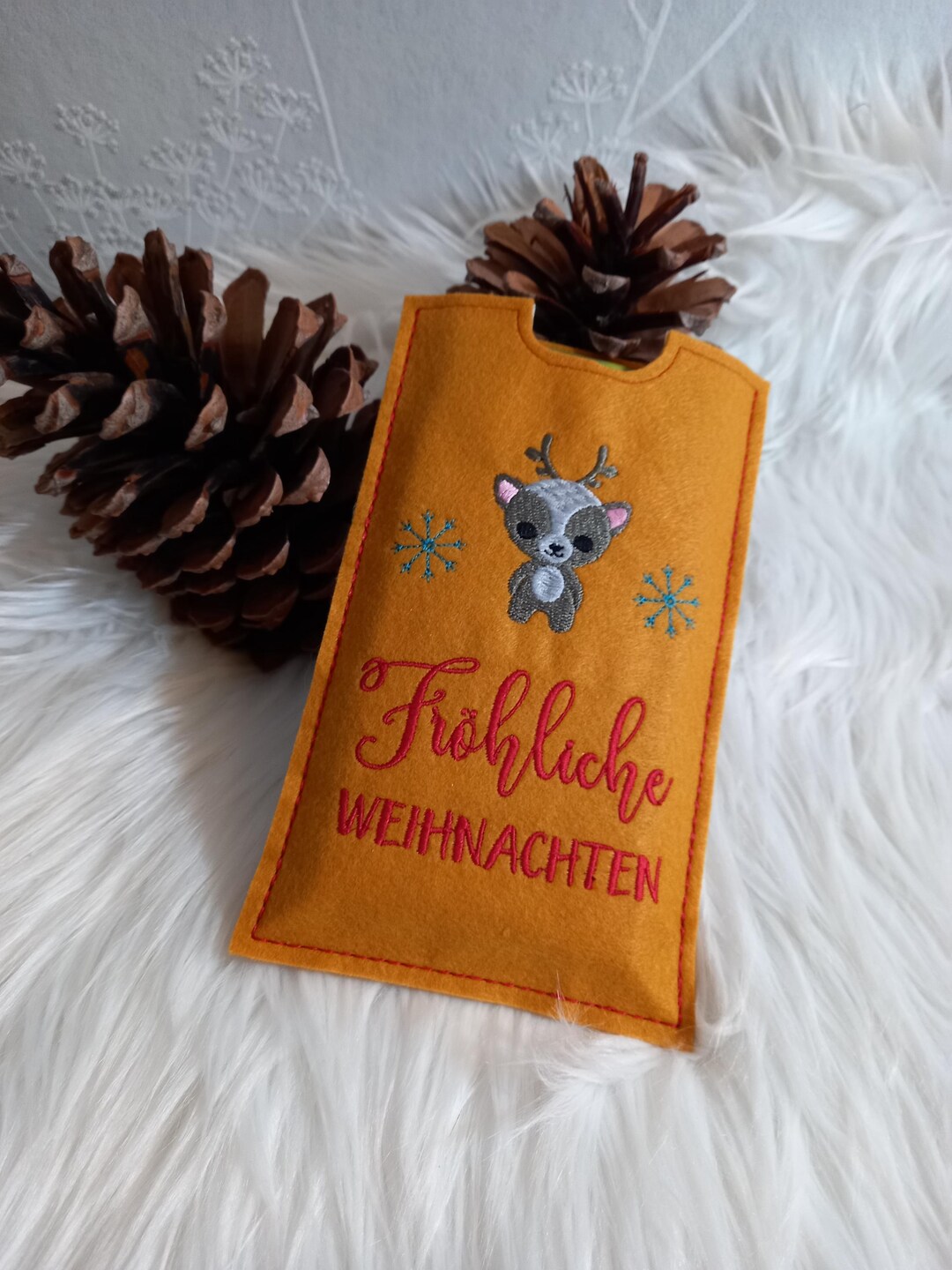 Gift Wrapping for Chocolate Bars Christmas Reindeer Embroidered Felt ...