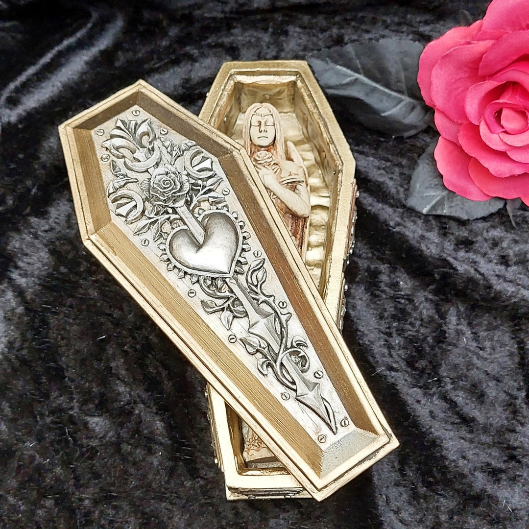 Bride of the Dark Kiss Casket Box & Figurine - Etsy Portugal