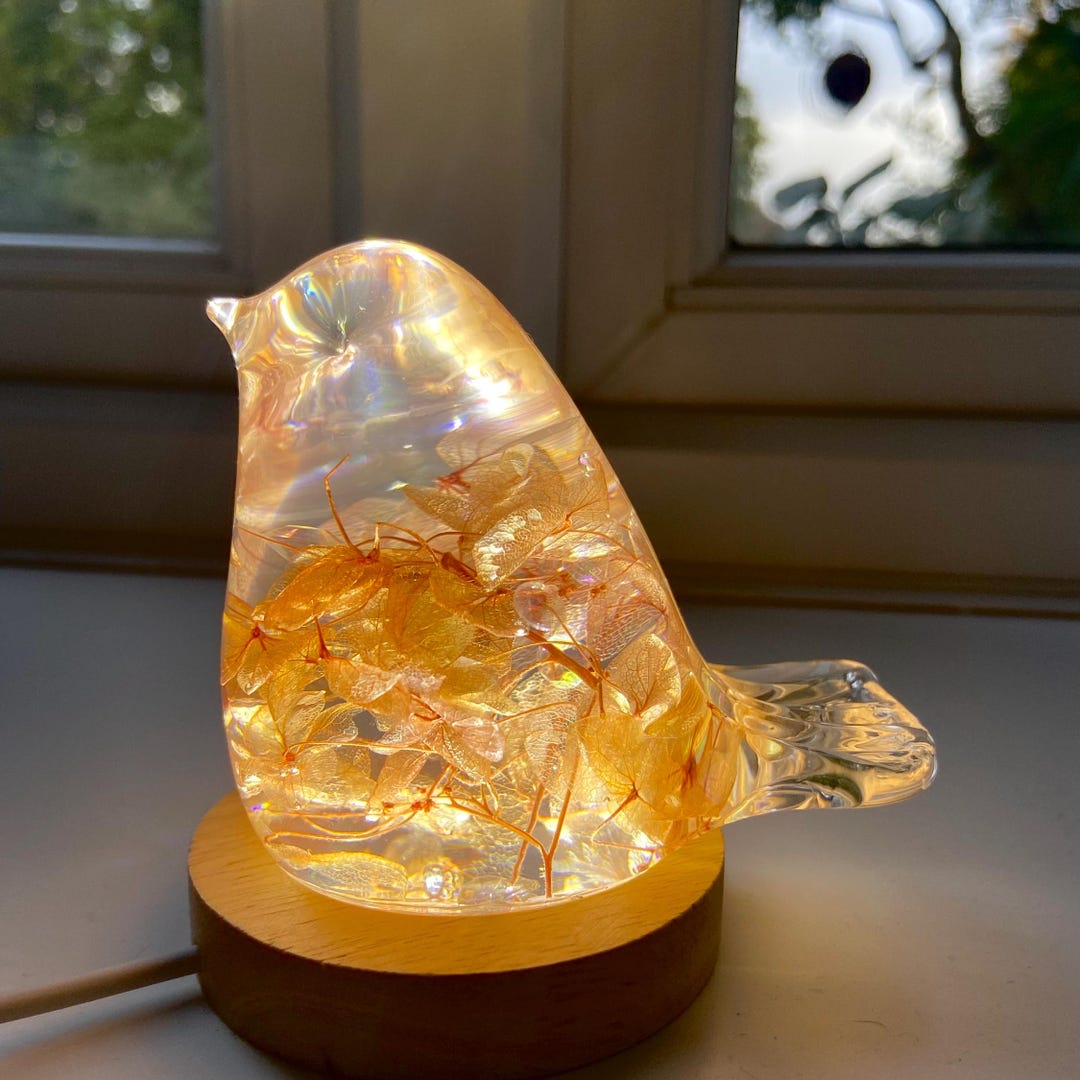 Handmade Resin Robin Lamp: Dried Flowers, Wooden Base - Etsy