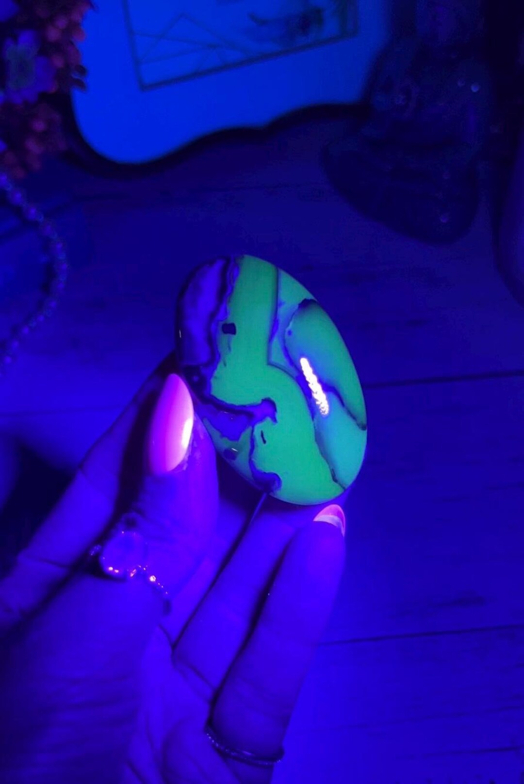 New Find UV Reactive Volcano Agate Palm Stone Meditation Crystal Pocket ...