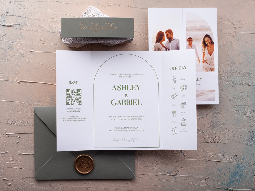 Arch-shaped Wedding Invitation Featuring Photo, Folded Design, Timeline ...