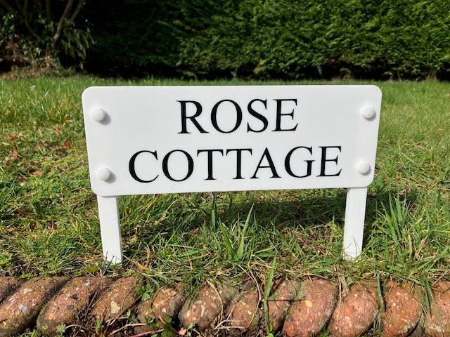 PERSONALISED / CUSTOM HOUSE Name Sign With Posts / Legs / - Etsy UK